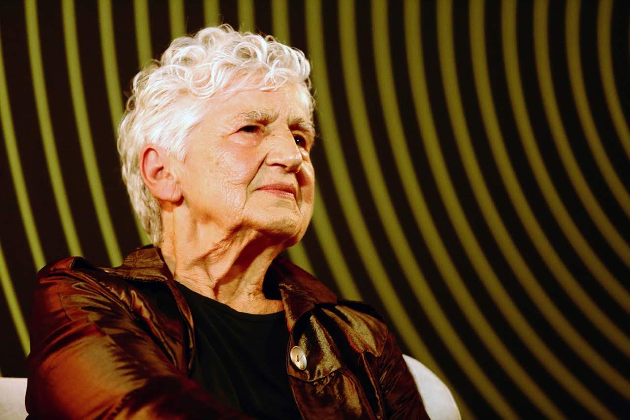 “Por que a gente é assim?” — Nair Benedicto traz seu olhar crítico e ...